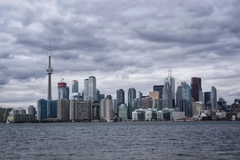 Is Toronto worth visiting? Is Toronto expensive? And everything else ...